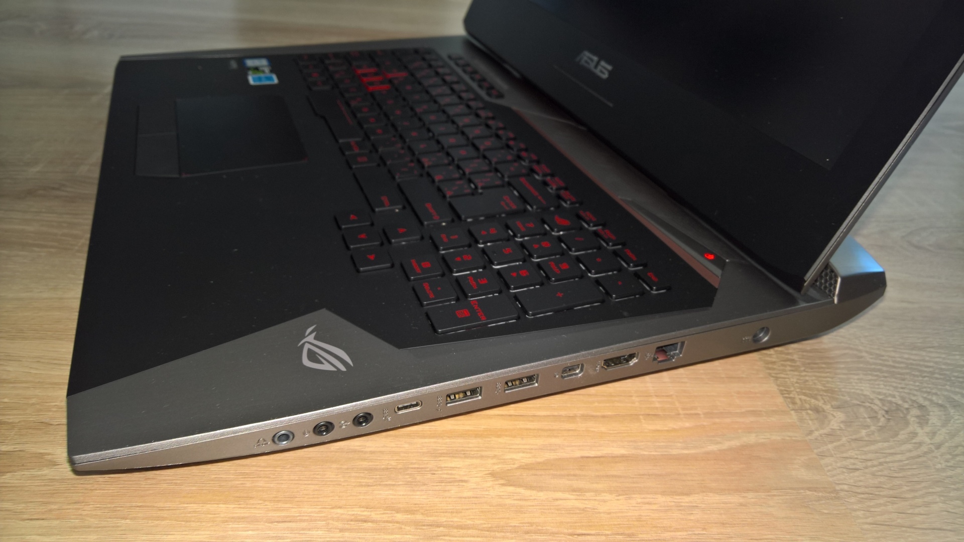 Asus ROG G752 VY - hardvérový test / recenzia | Sector.sk