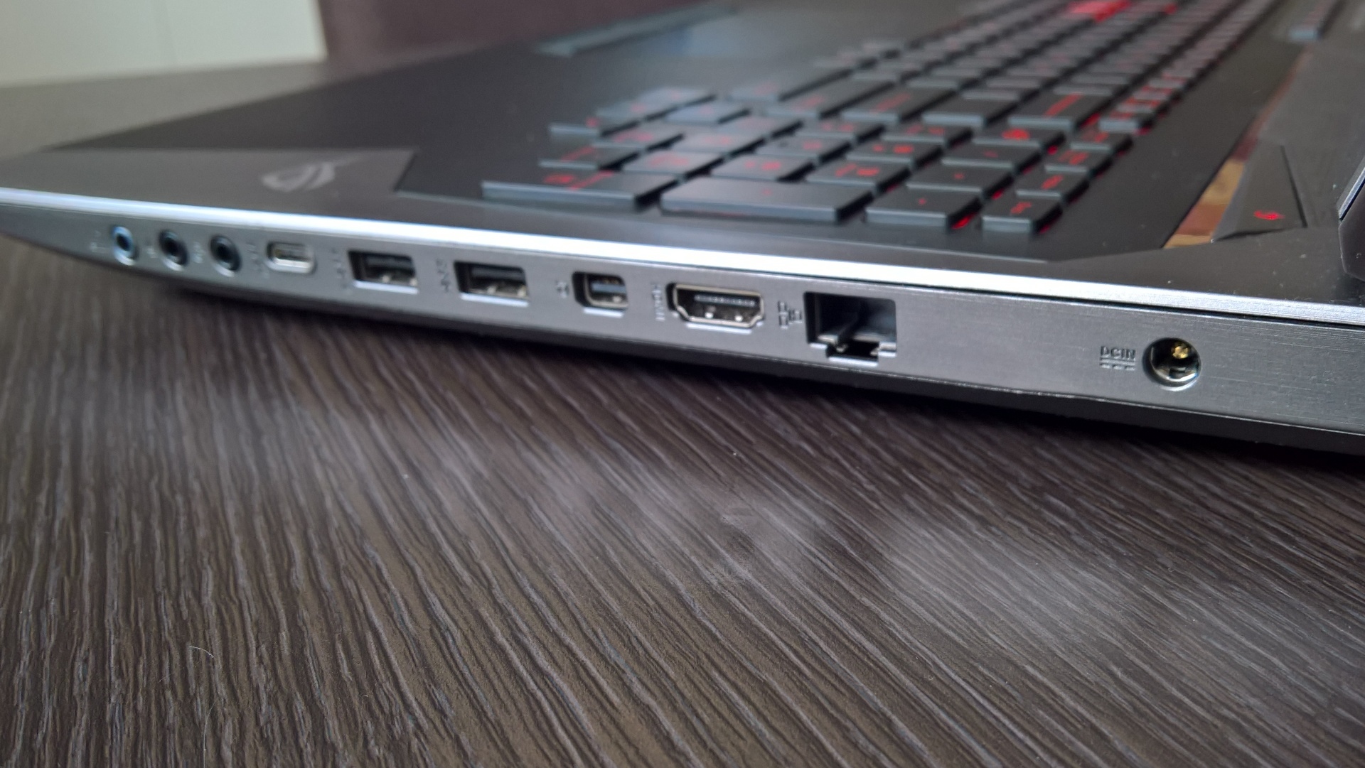 Asus ROG G752 - hardvérový test / recenzia | Sector.sk