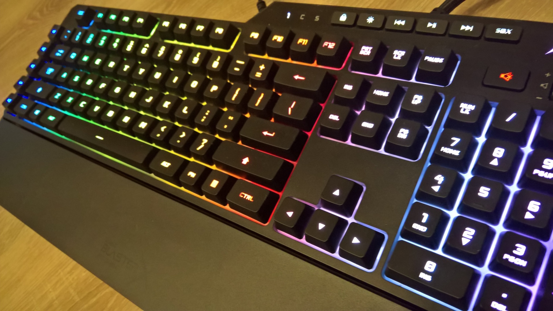 Sound Blaster X Vanguard KO8 a Siege MO4 - hardvérový test / recenzia ...