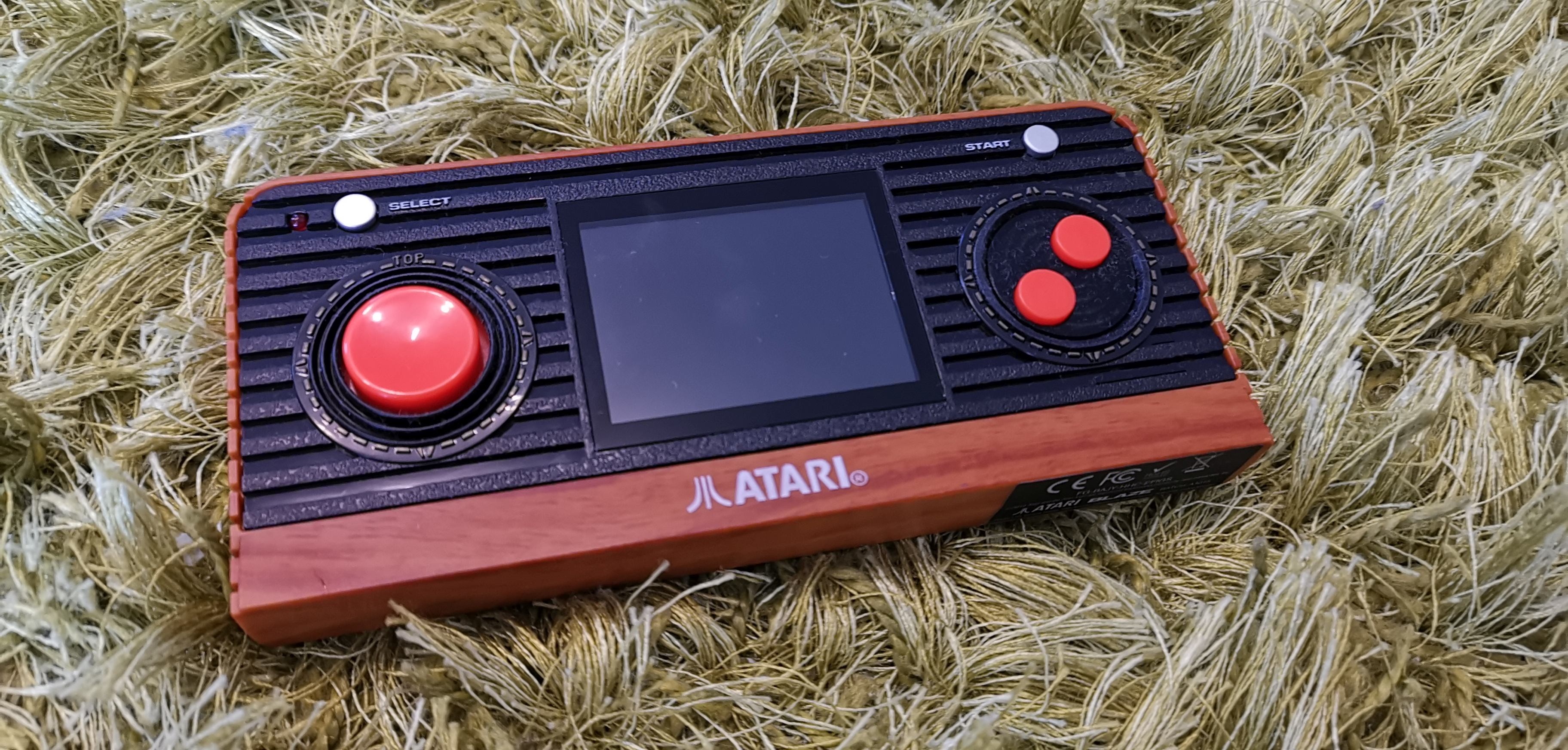 Atari Blaze Handheld - hardvérový test / recenzia | Sector.sk