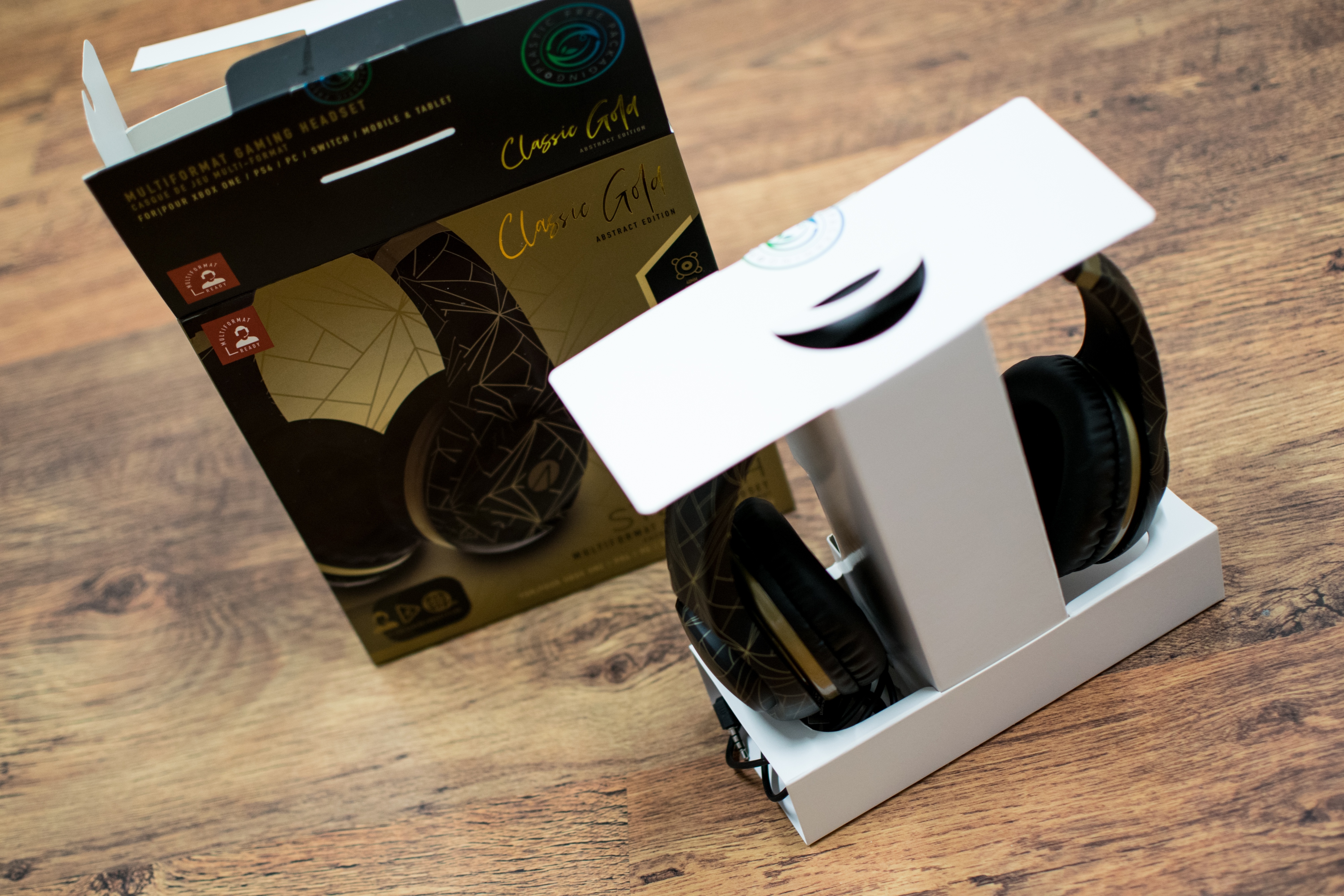 Stealth XP Classic Gold Abstract + Headset Stand - hardvérový test ...