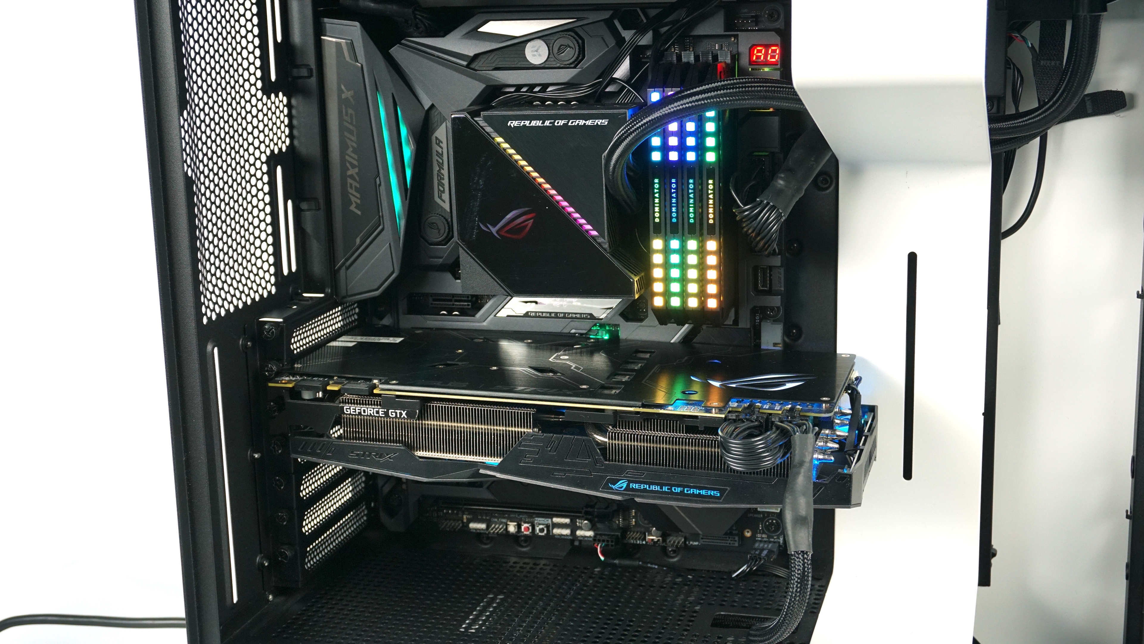 Corsair Dominator Platinum RGB - hardvérový test / recenzia | Sector.sk