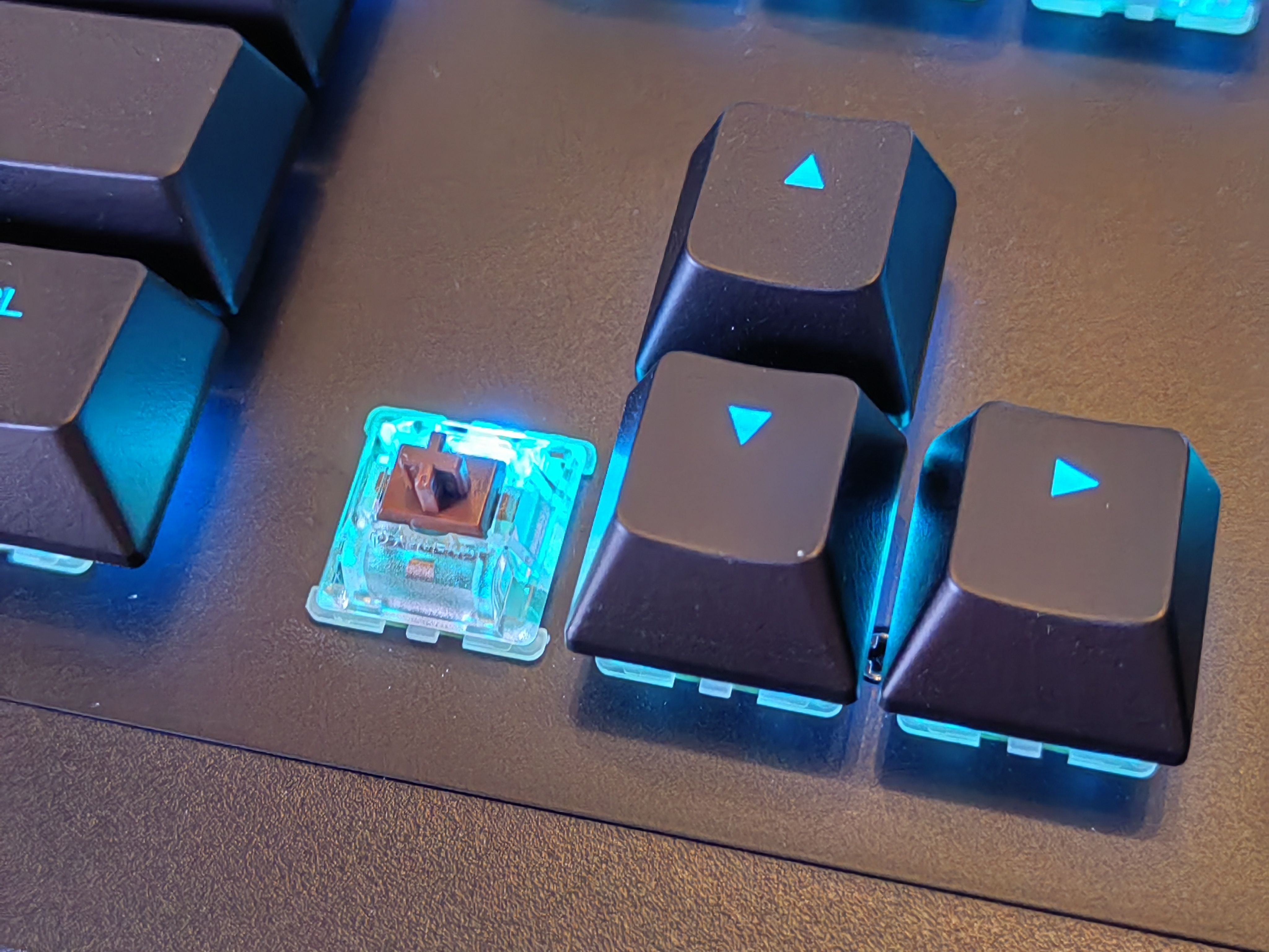 Alienware klávesnice AW310K, AW410K a AW510K - hardvérový test ...