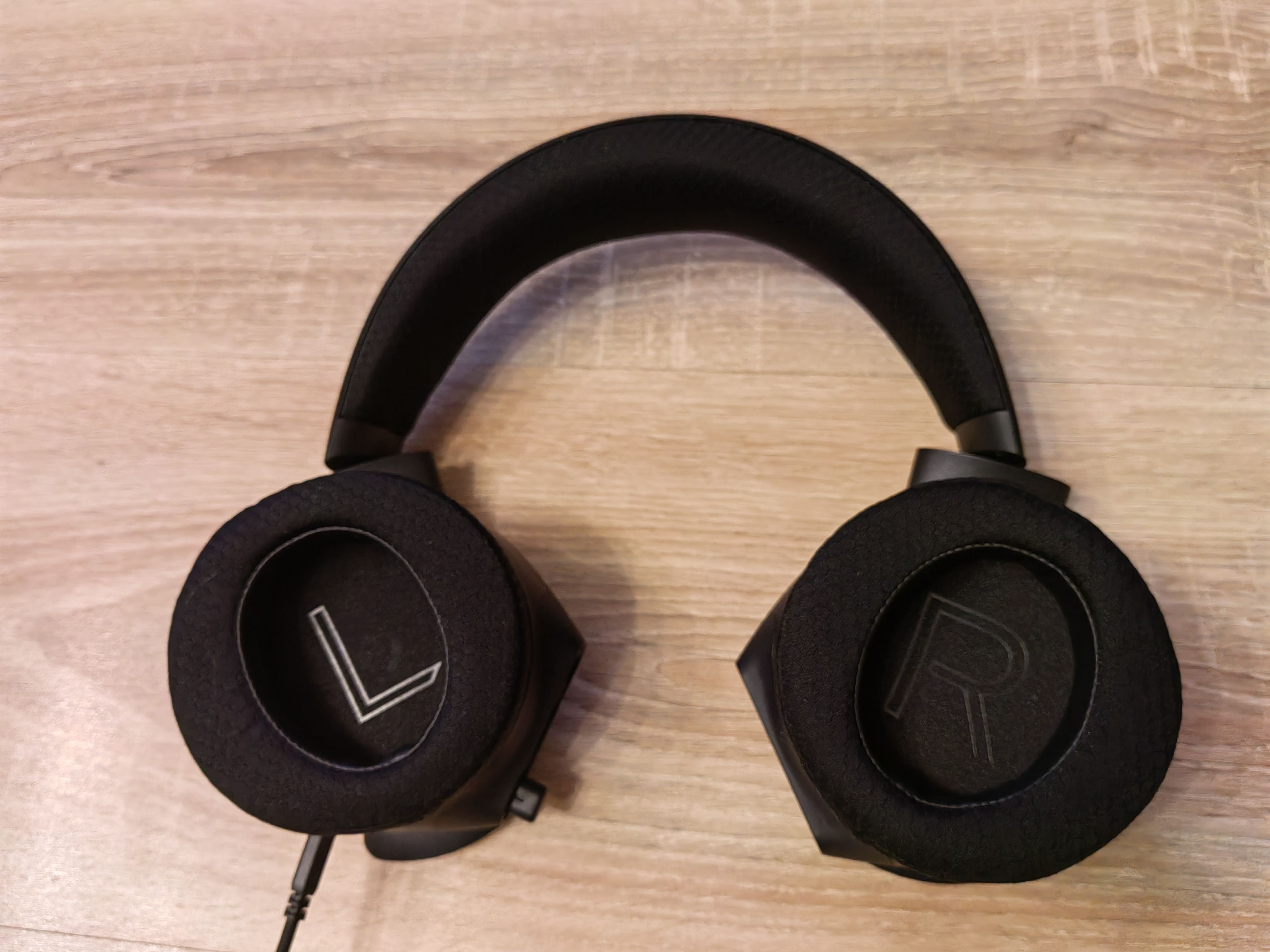 Alienware headset AW310H - hardvérový test / recenzia | Sector.sk