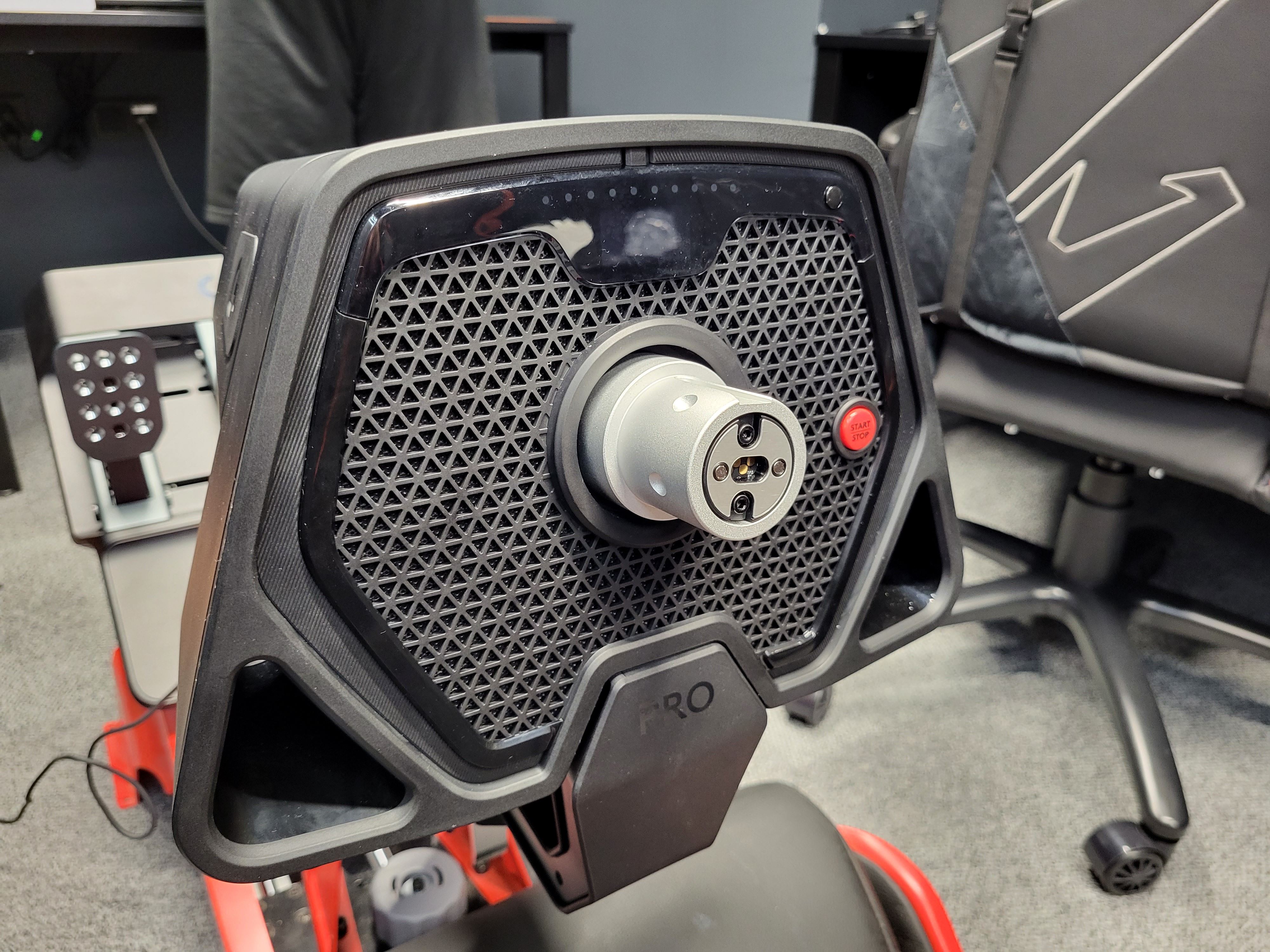 Logitech G PRO Racing Wheels + PRO Racing Pedals - hardvérový test ...