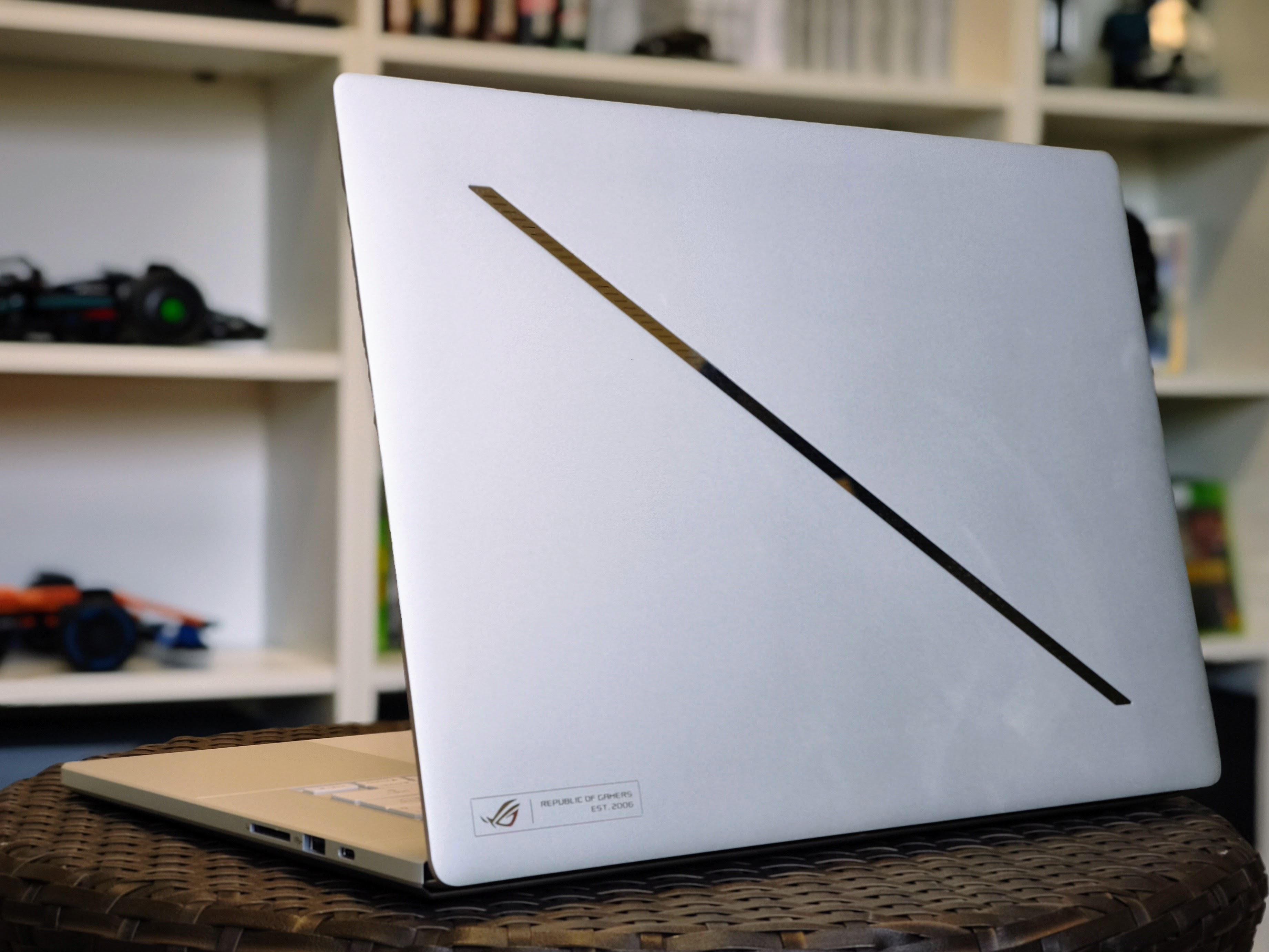 ROG Zephyrus G16 (GU605) - hardvérový test / recenzia | Sector.sk