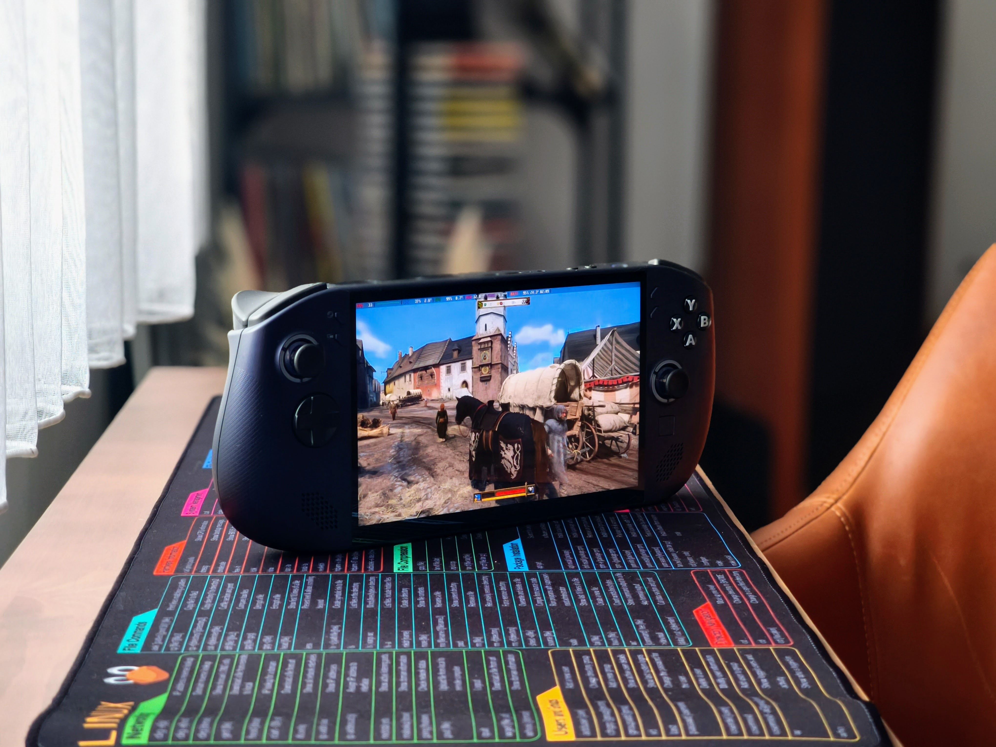 Lenovo Legion Go S (SteamOS) - hardvérový test / recenzia | Sector.sk